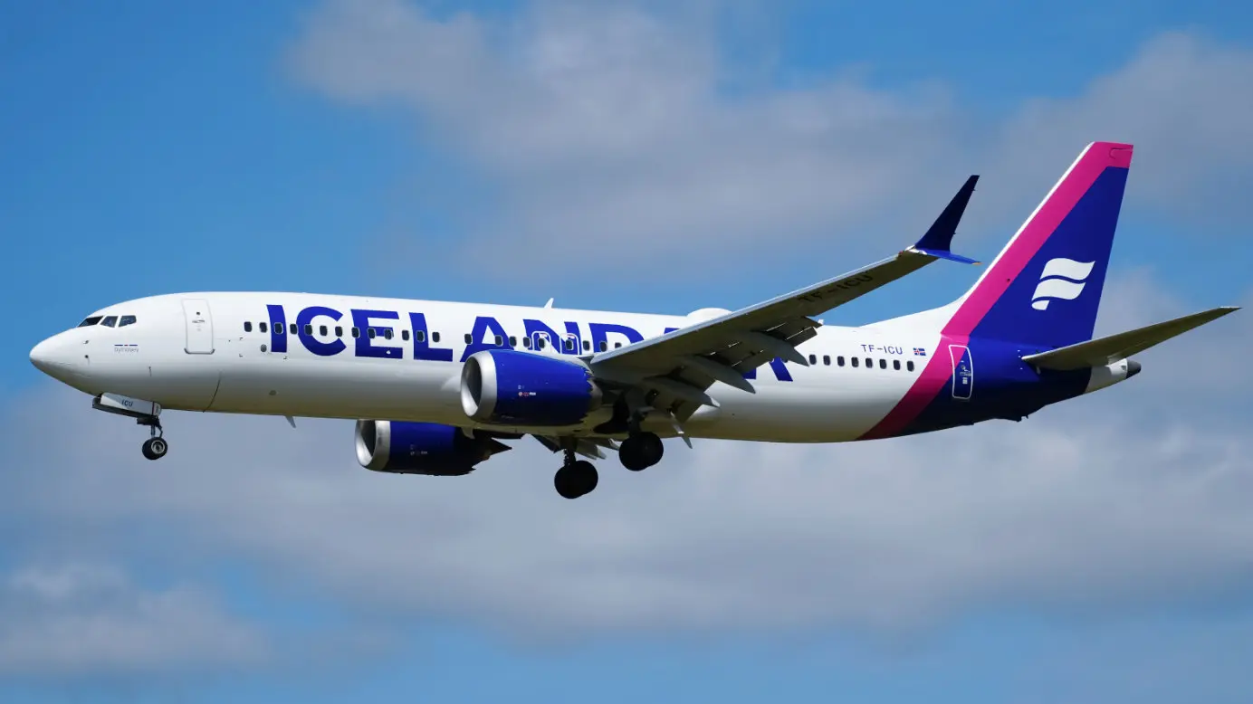 Which Boeing 737 Is the MAX and How to Recognize It - Planenerd